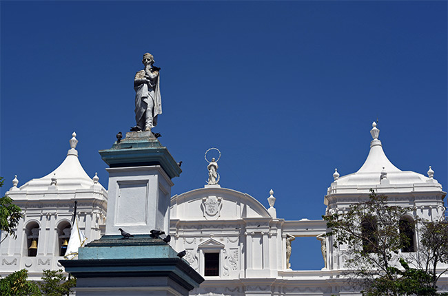 Estatua de Máximo Jérez, León | Nada Incluido - Blog de viajes