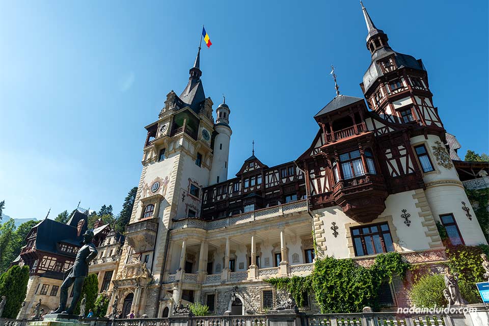 Fachada del castillo Peles | Nada Incluido - Blog de viajes